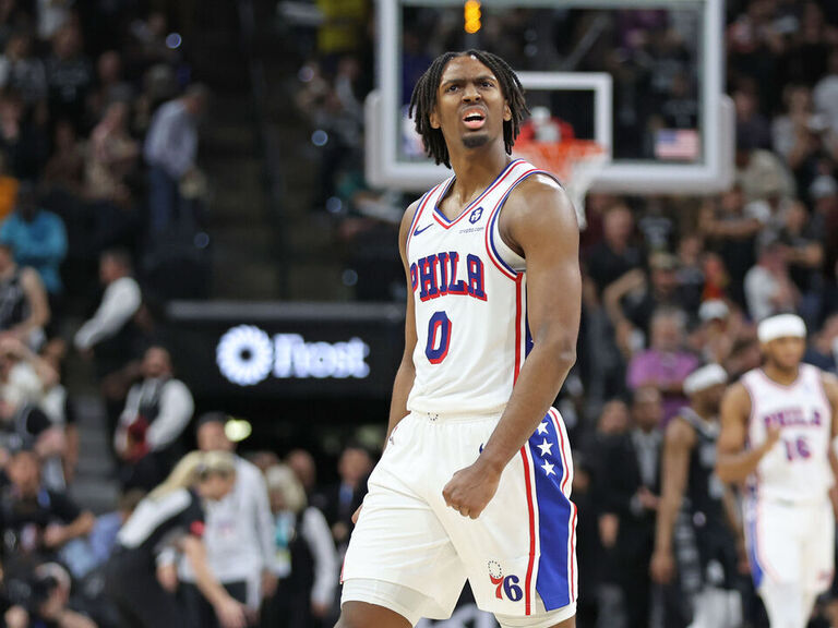 Maxey's career-high 52 helps 76ers outlast Wemby, Spurs | theScore.com