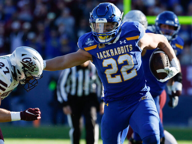 Jets add to backfield, select RB Isaiah Davis | theScore.com