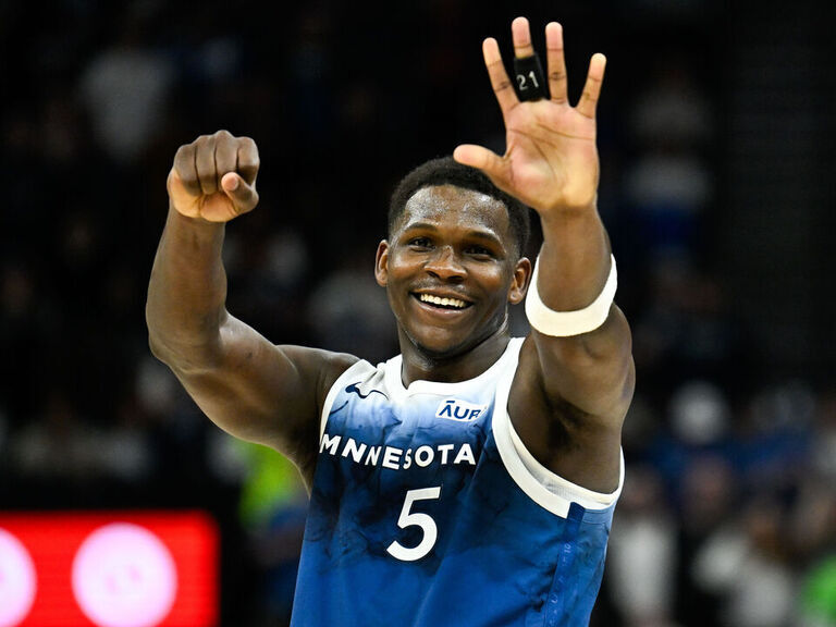 Edwards scores career-high 51, T-Wolves rally to beat Wizards | theScore.com