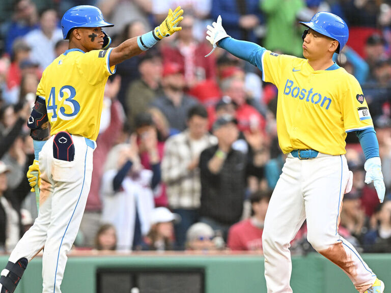 Rafaela homers, drives in 7 runs as Red Sox rout Cubs 17-0 | theScore.com