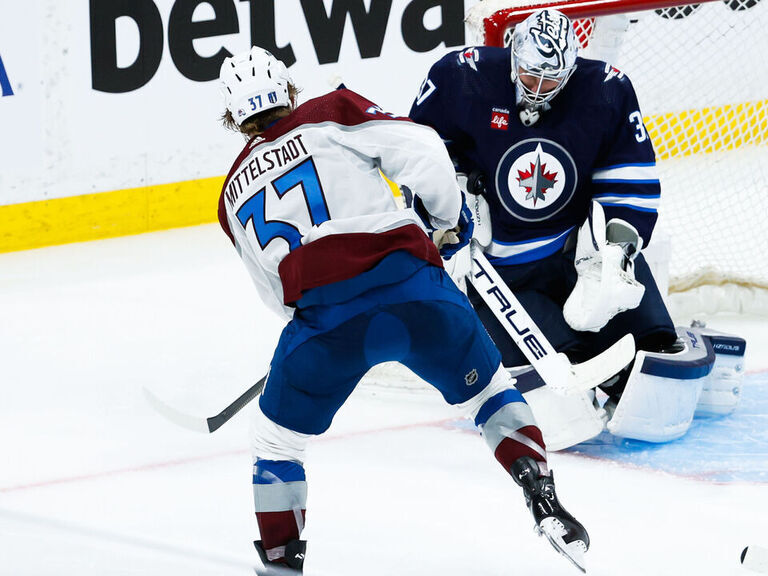 NHLers refining the art of the bank shot via ricochet off goalie masks ...