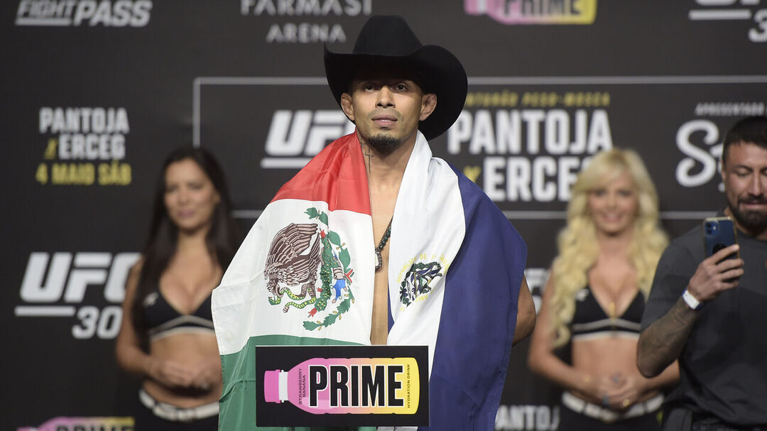 UFC 301 predictions: Will Erceg win title in 4th fight? | theScore.com