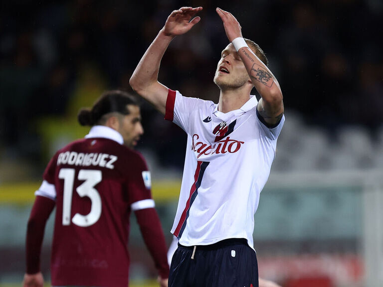 Bologna miss chance to go 3rd with dreary draw at Torino | theScore.com