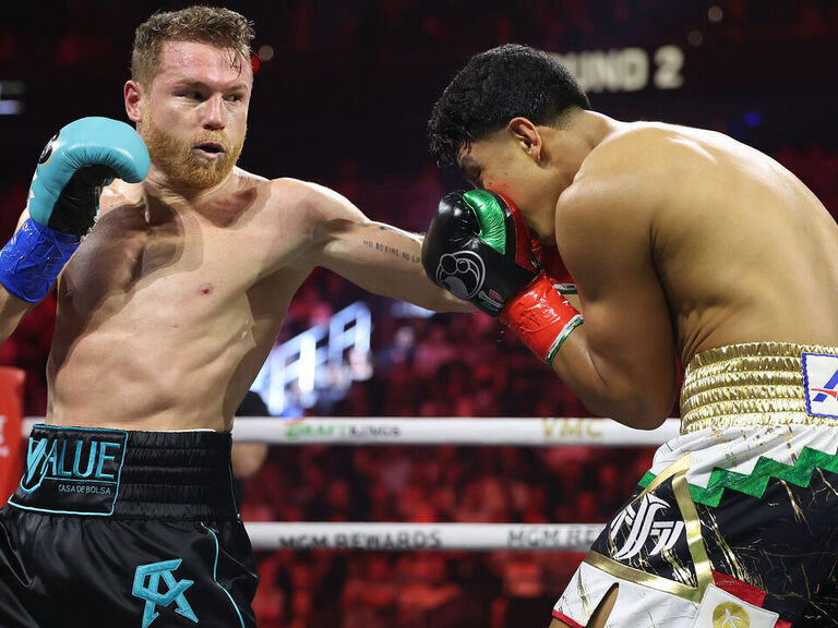 Canelo defends 168-pound belts with win over Munguia | theScore.com