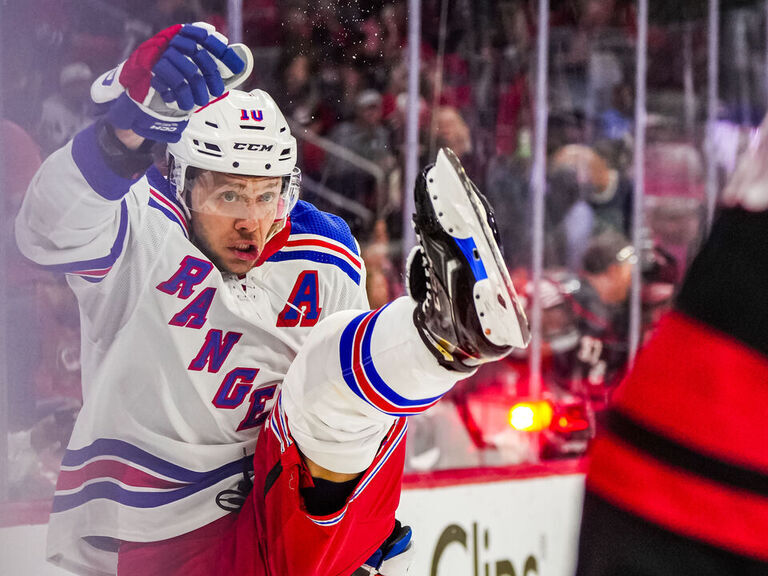Panarin's OT winner puts Hurricanes on brink | theScore.com