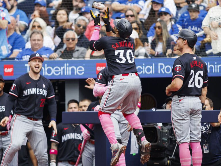Santana burns Blue Jays again, leads Twins to 6th straight series win | theScore.com