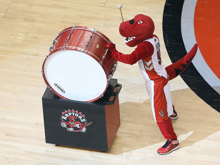 VIDEO: Raptors debuted 20 years ago today | theScore.com