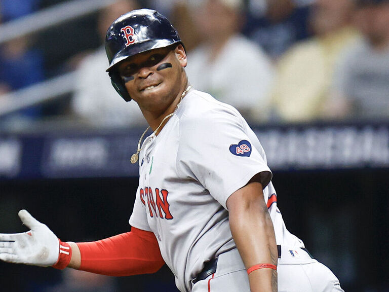 Devers sets Red Sox record with HR in 6 straight games | theScore.com