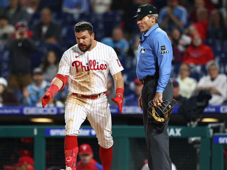 You're out: Reliving the highs and lows of Angel Hernandez | theScore.com