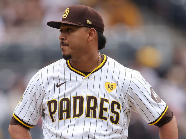 Padres' Estrada sets MLB record for consecutive strikeouts | theScore.com