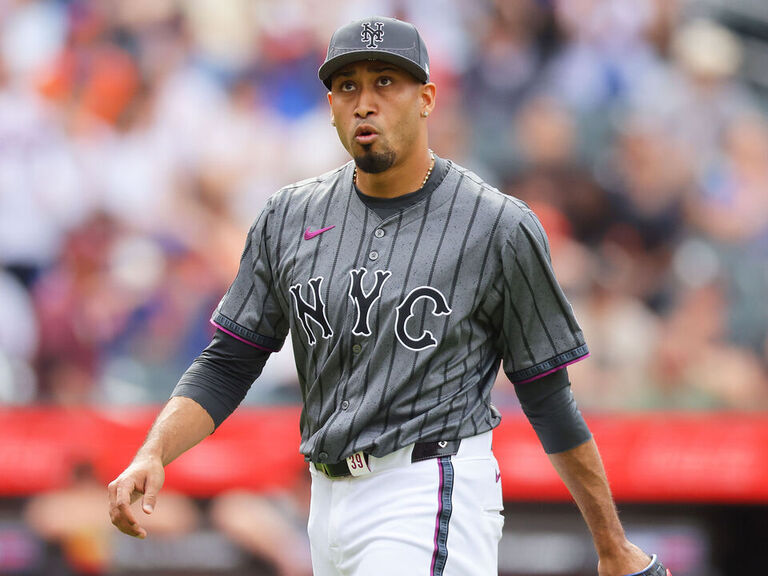 Mets place Díaz on IL with shoulder impingement | theScore.com