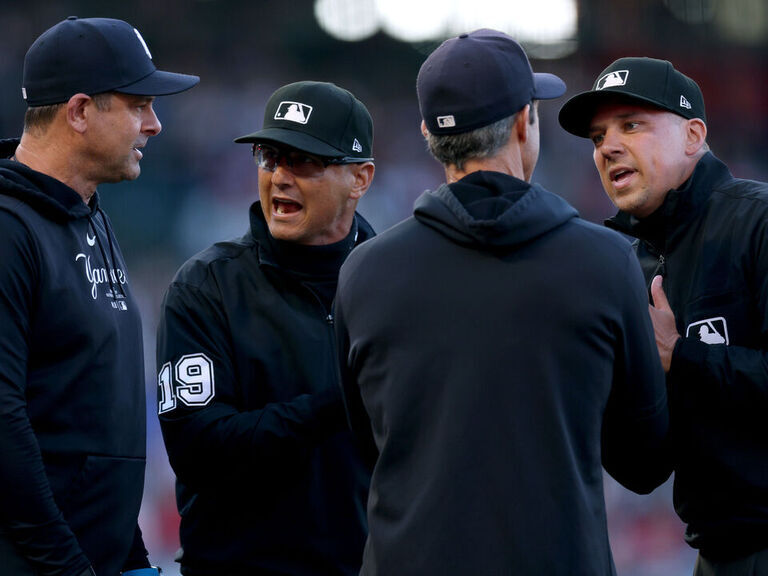 Yankees' Boone ejected after interference call on Soto | theScore.com