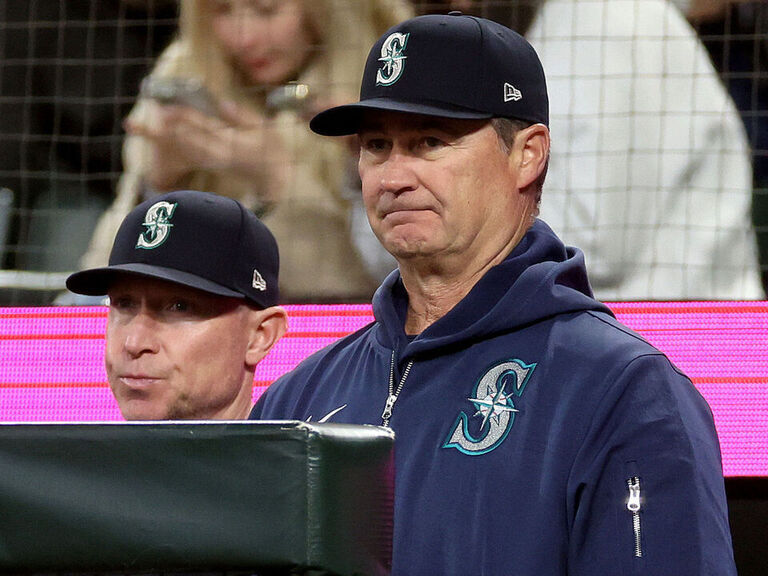 Mariners fire bench coach in 1st year with club | theScore.com