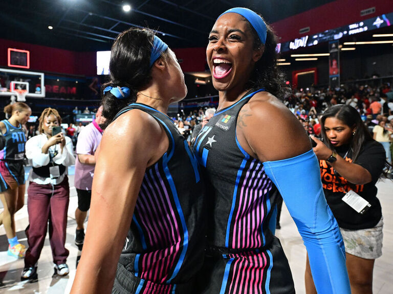 Gray, Dream hold off Aces | theScore.com