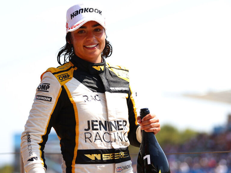 Jamie Chadwick becomes 1st woman to win Indy NXT race since 2010 ...