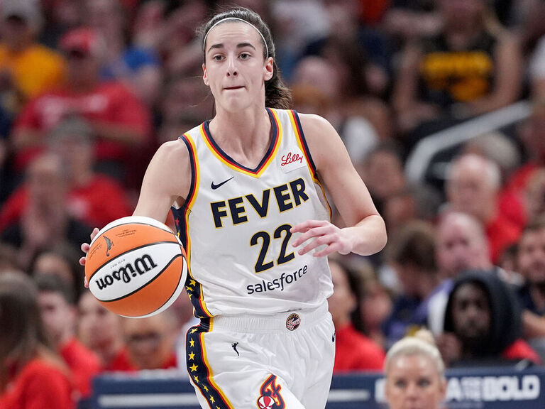 Clark's double-double leads Fever over Mystics | theScore.com
