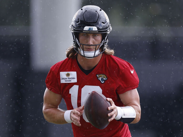 Lawrence: Goal is to win Super Bowl with Jaguars after extension ...