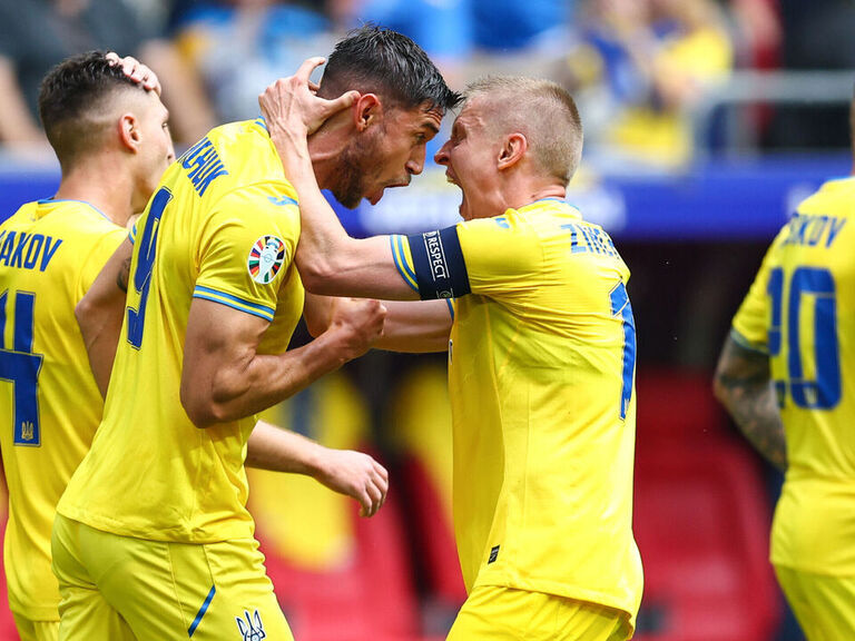 Ukraine shocks Slovakia in comeback win at Euro 2024 | theScore.com