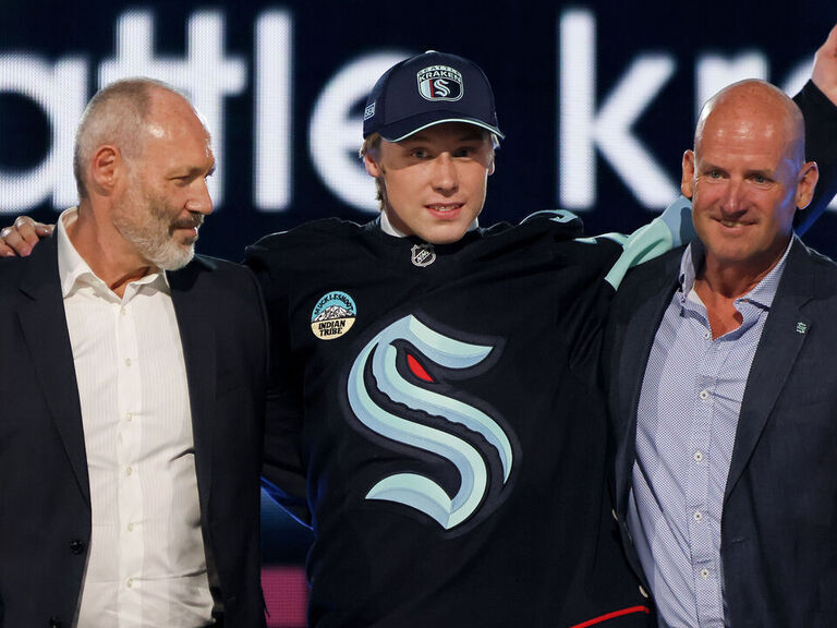 Kraken nab Berkly Catton with 8th overall selection | theScore.com