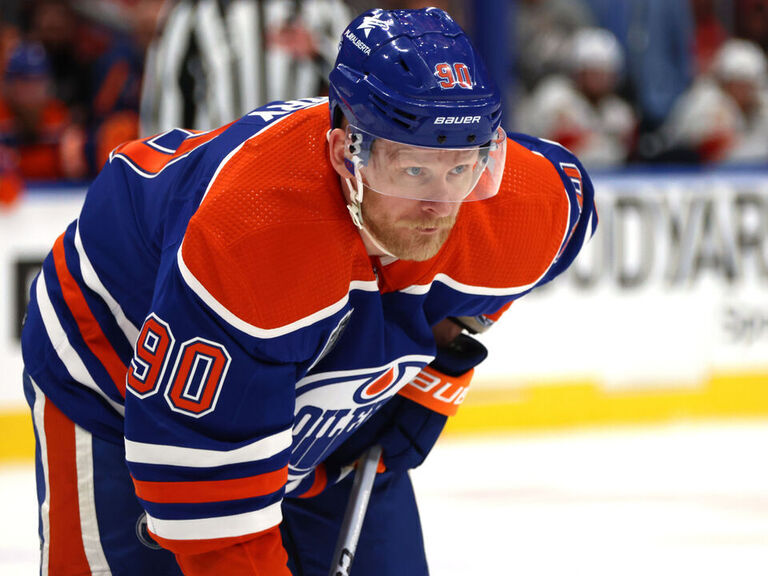 Oilers bring back Perry on 1-year, $1.4M deal | theScore.com