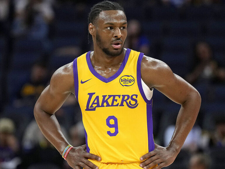 Bronny beats Grant Williams to win Call of Duty tournament | theScore.com