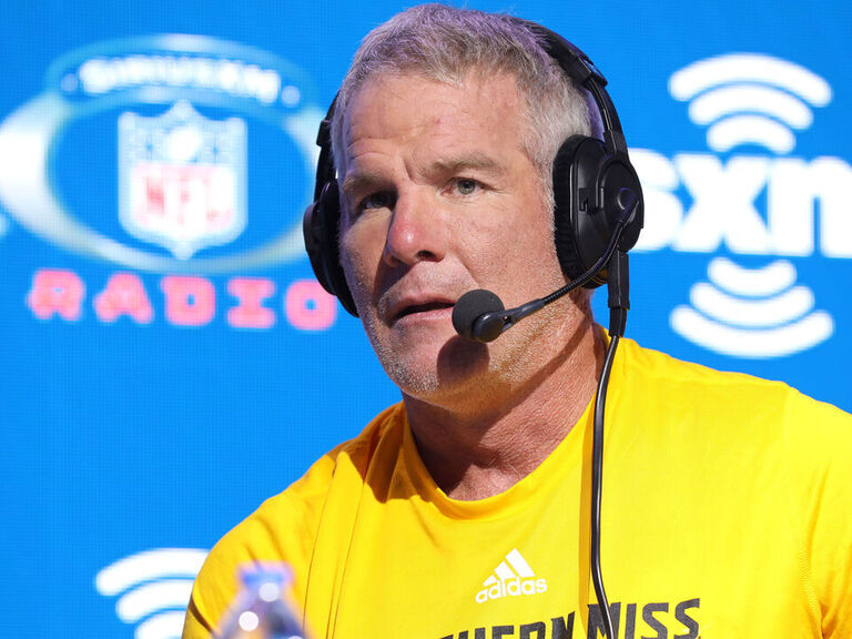 Favre asks appeals court to reinstate defamation lawsuit against Sharpe ...