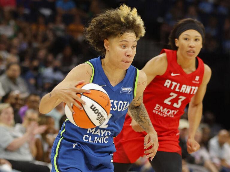 Hiedeman scores 16 in 4th quarter to lift Lynx past Dream | theScore.com
