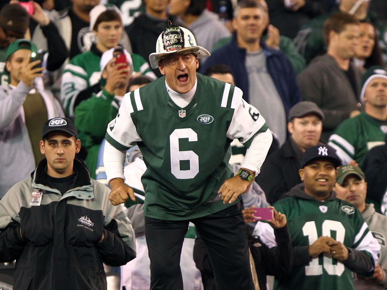 Jets tried to woo back superfan Fireman Ed | theScore.com