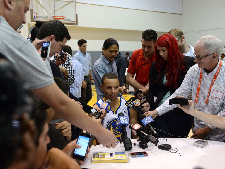 Under Armour announces Stephen Curry signing | theScore.com