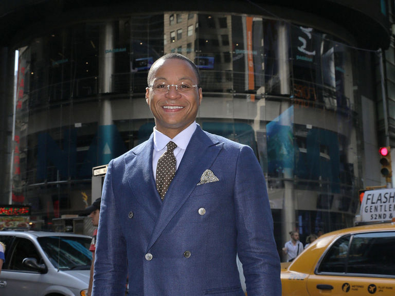 Gus Johnson steps down as FOX Sports' lead soccer broadcaster ...