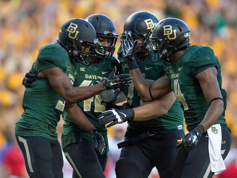 Swag Watch: Baylor unveils new gloves vs. TCU | theScore.com