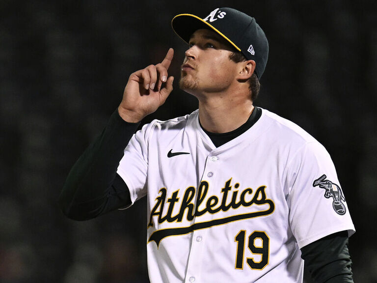 A's Kotsay: Miller broke hand slamming table | theScore.com