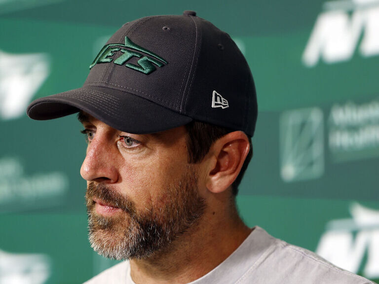 Jets' Rodgers angry after being stepped on during sloppy practice ...