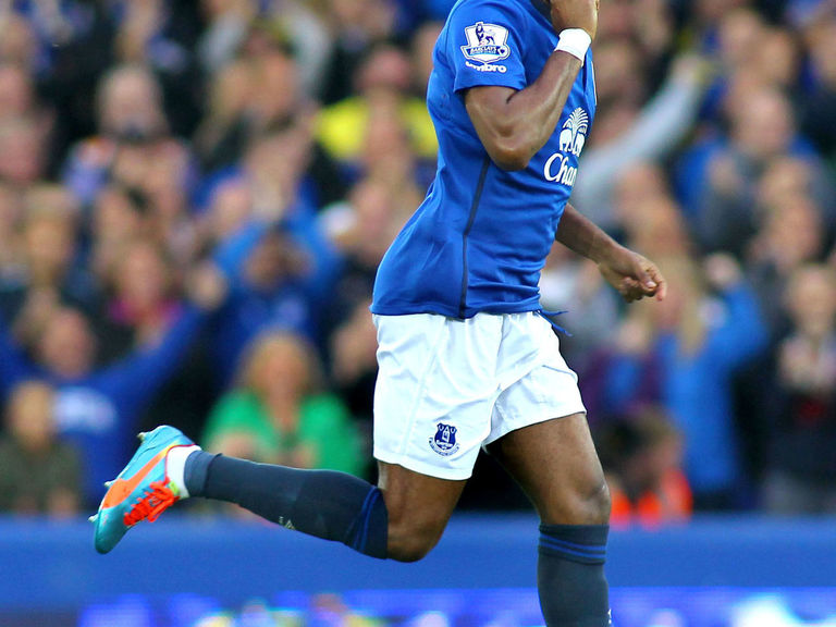 GIF: Eto'o lifts Everton to a draw in Europa League action | theScore.com