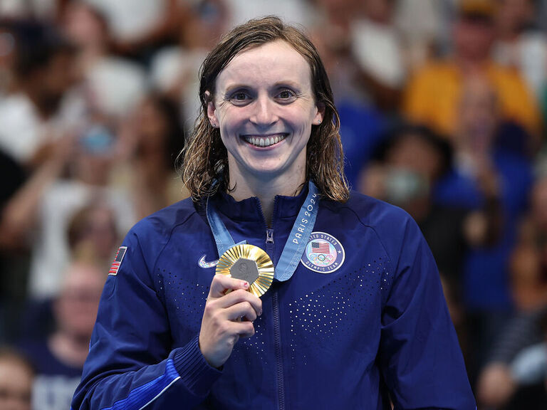 Ledecky leaves Paris pool in style with gold in 800m free | theScore.com