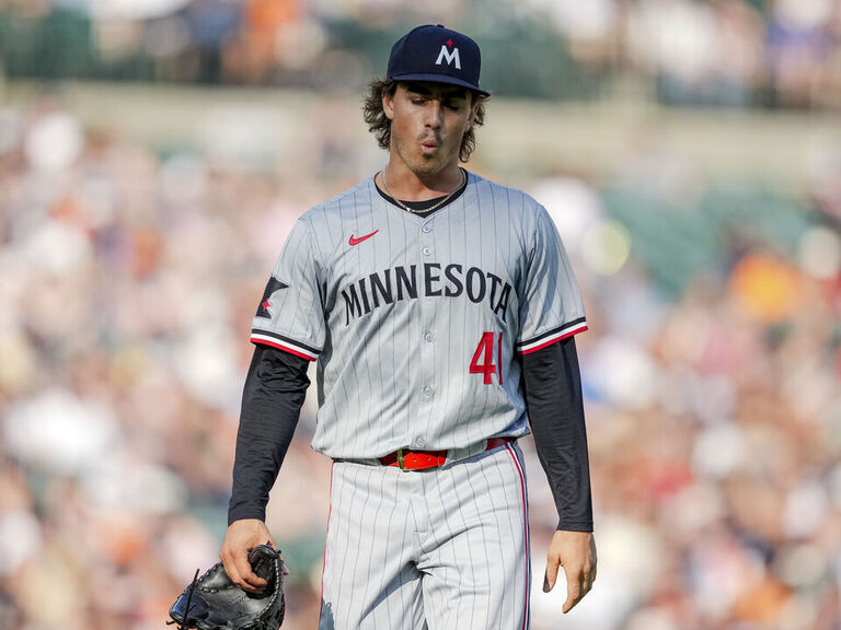 Twins' Ryan exits start vs. Cubs with triceps tightness | theScore.com
