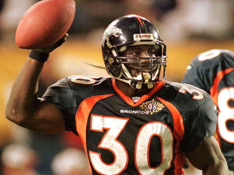 Watch: Terrell Davis receives Hall of Fame jacket | theScore.com