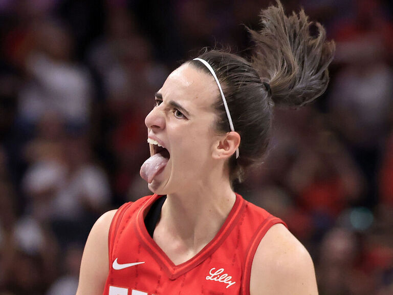 Clark scores 29 to help Fever fend off furious Mercury rally | theScore.com