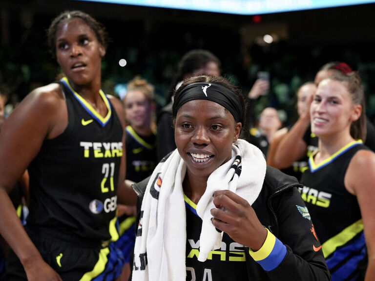 WNBA takeaways: Playoff race coming down to wire | theScore.com