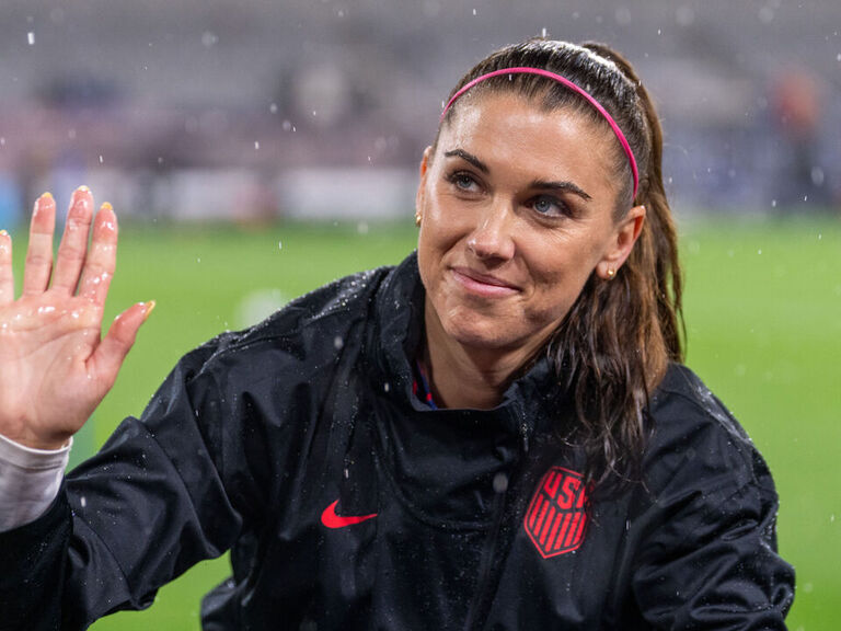 USWNT legend Alex Morgan announces retirement | theScore.com