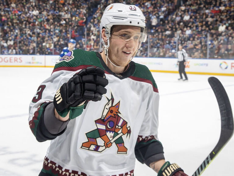 Oilers bring in Dermott on pro tryout | theScore.com