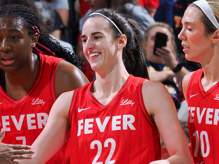 Clark sets single-season WNBA assist record in loss to Aces | theScore.com