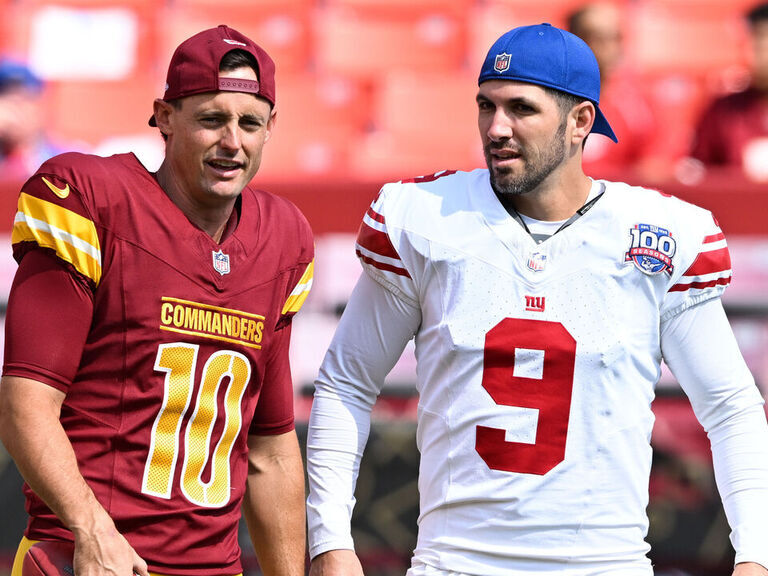 Giants kicker Graham Gano injures a hamstring on the opening kickoff ...
