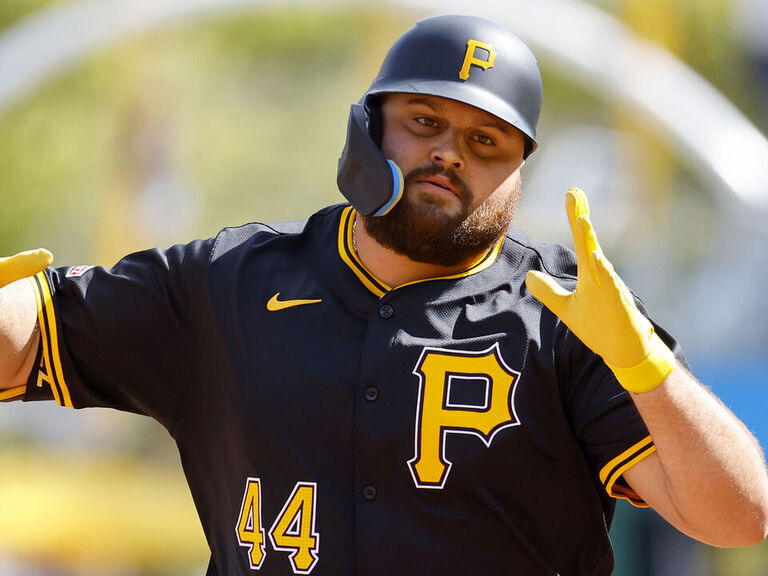 Mariners sign Tellez to minor-league deal | theScore.com