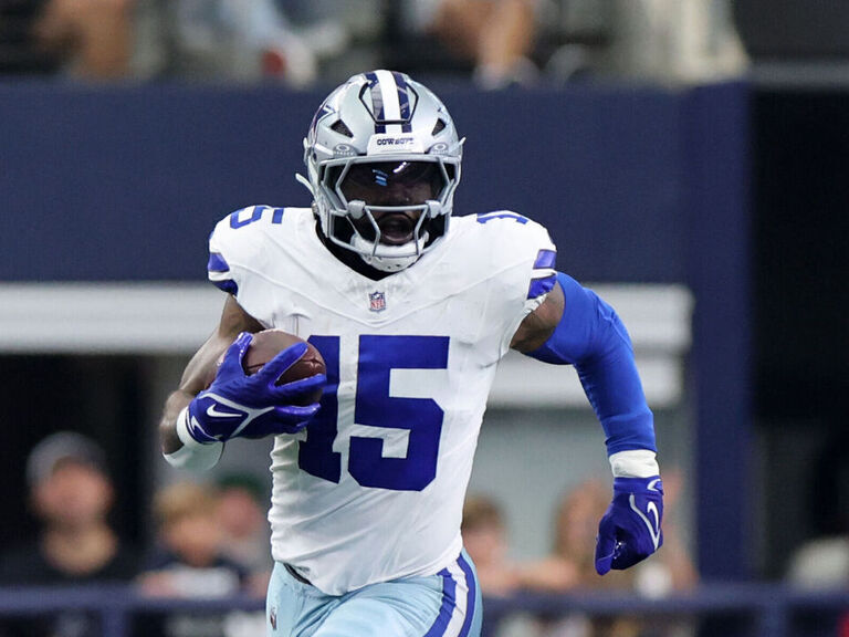 Chargers add Zeke to practice squad | theScore.com