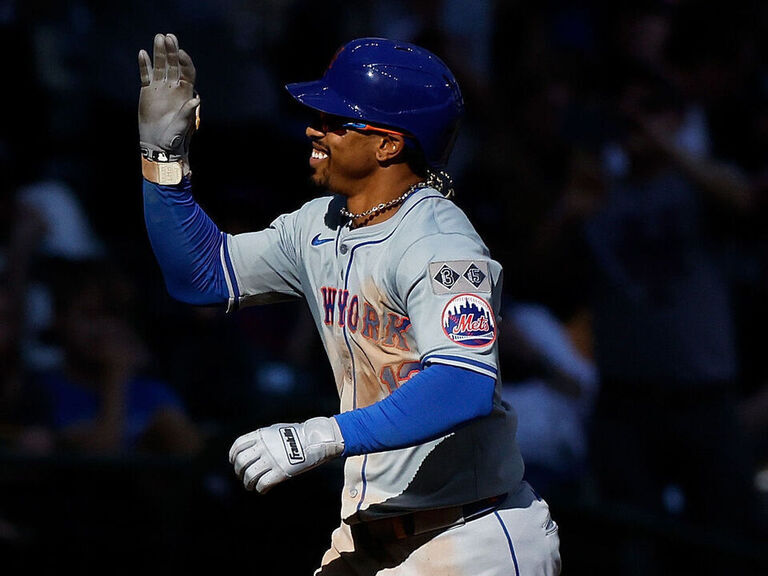 Mets clinch postseason berth with wild win over Braves | theScore.com
