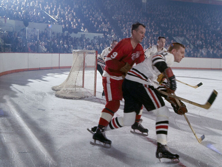 Former Blackhawks forward, Hall of Fame executive Bill Hay dies ...