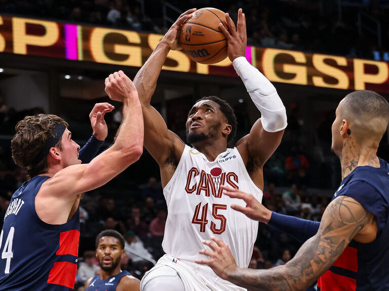 Mitchell, Allen lead Cavaliers to win over Wizards | theScore.com