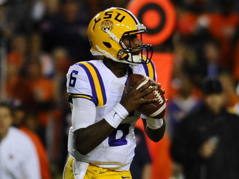 Miles won't commit to permanent QB change after yanking Harris ...