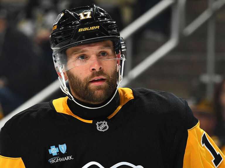 Penguins' Rust week-to-week with lower-body injury | theScore.com